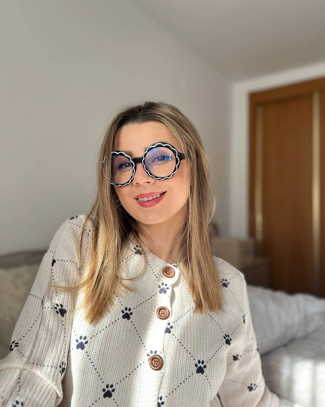 Flora Round Black glasses | Fytoo Optical